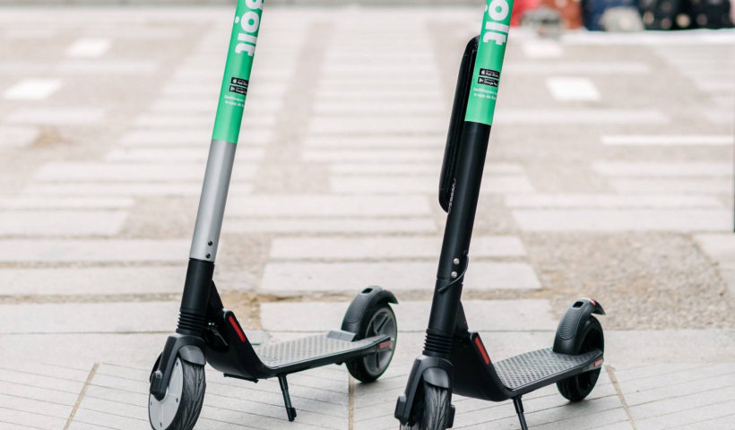 Такая утилизация? Лес в Плявниеках усеян самокатами «Bolt» (ФОТО ...