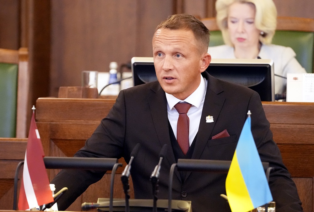 Криштопанс-младший вступает в должность депутата с долгами почти в ...